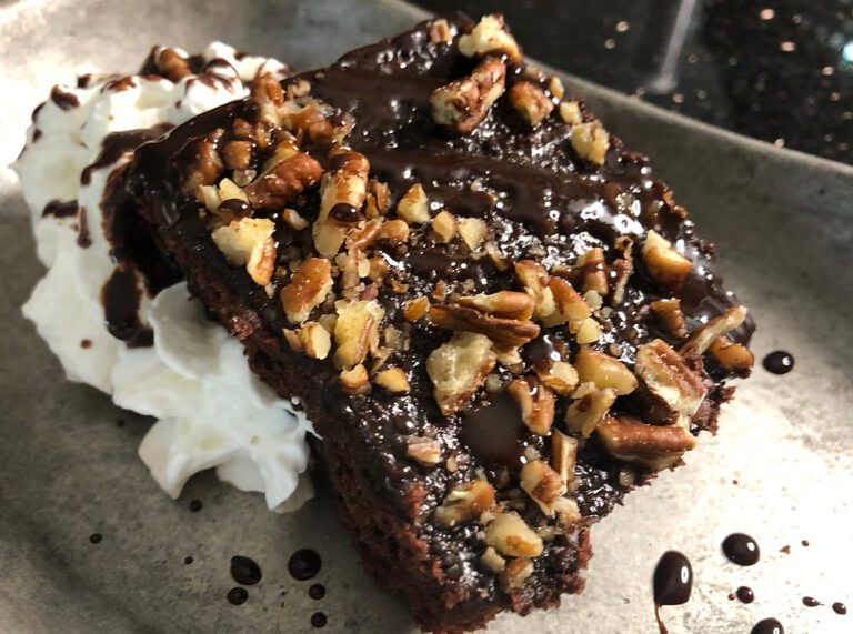 Mississippi Mud Cake Recipe with Espresso Fudge Icing - Eat Splendid